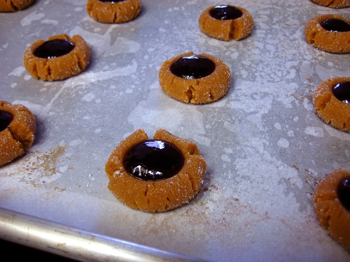 gf peanut butter cookies + pb jammies – oven + apron